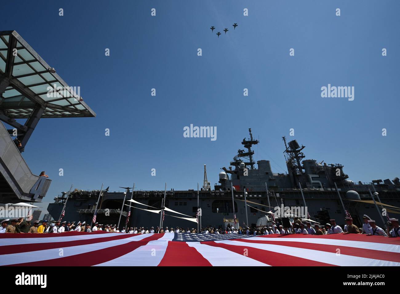Missing man formation hi-res stock photography and images - Alamy