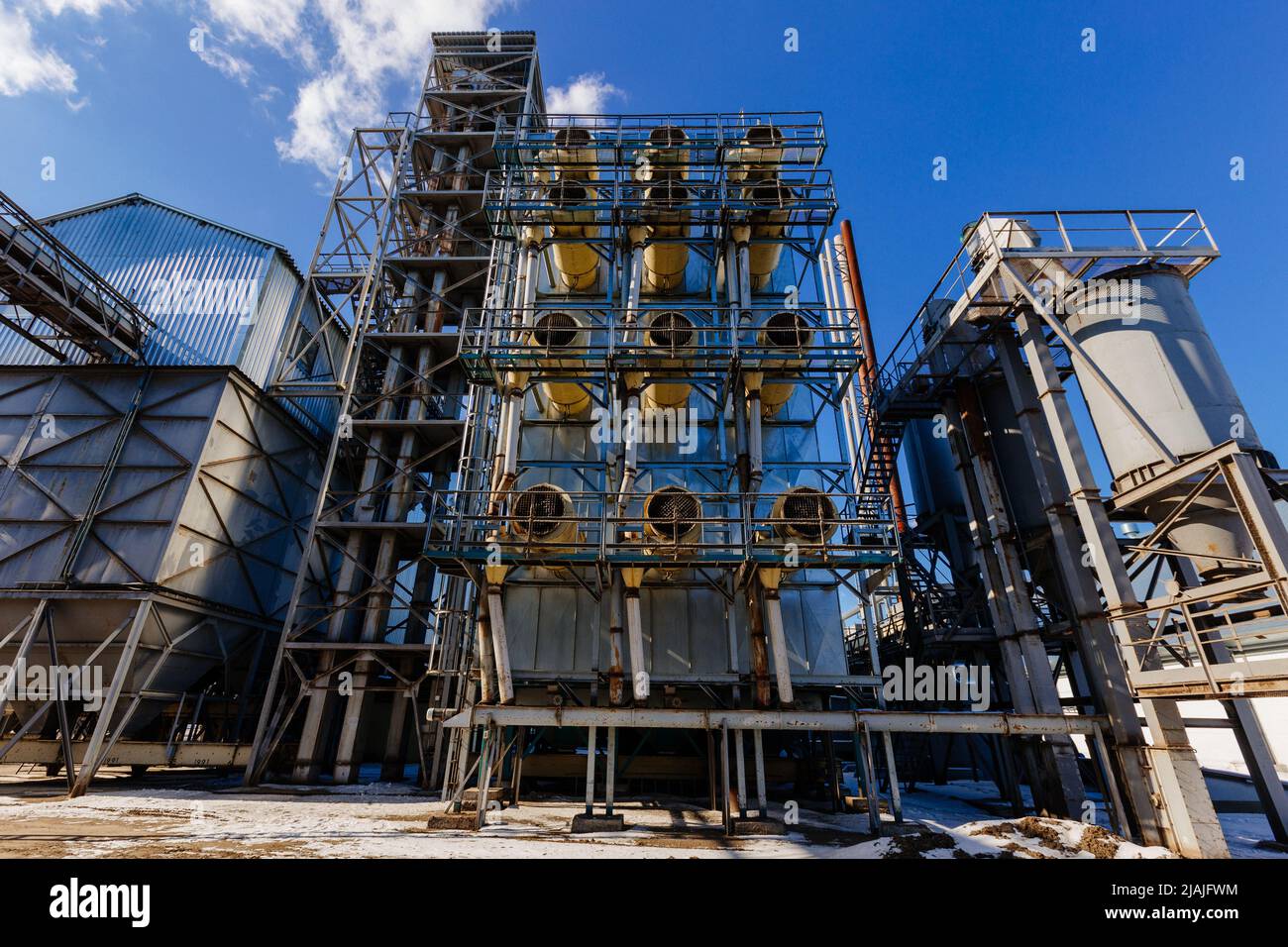 Modern agricultural grain drying complex and silos Stock Photo - Alamy