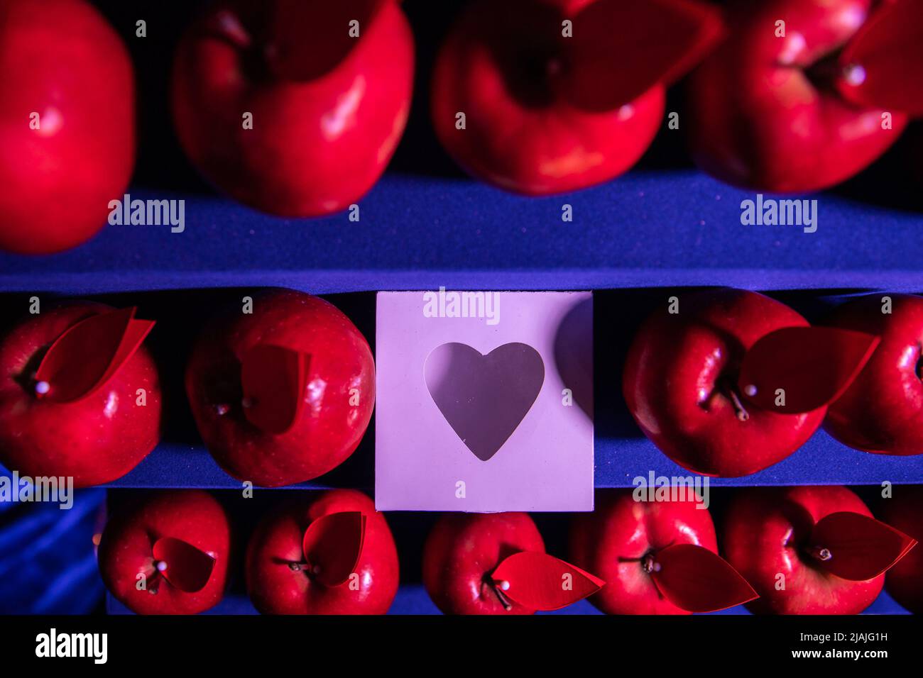 Apples setup hi-res stock photography and images - Alamy