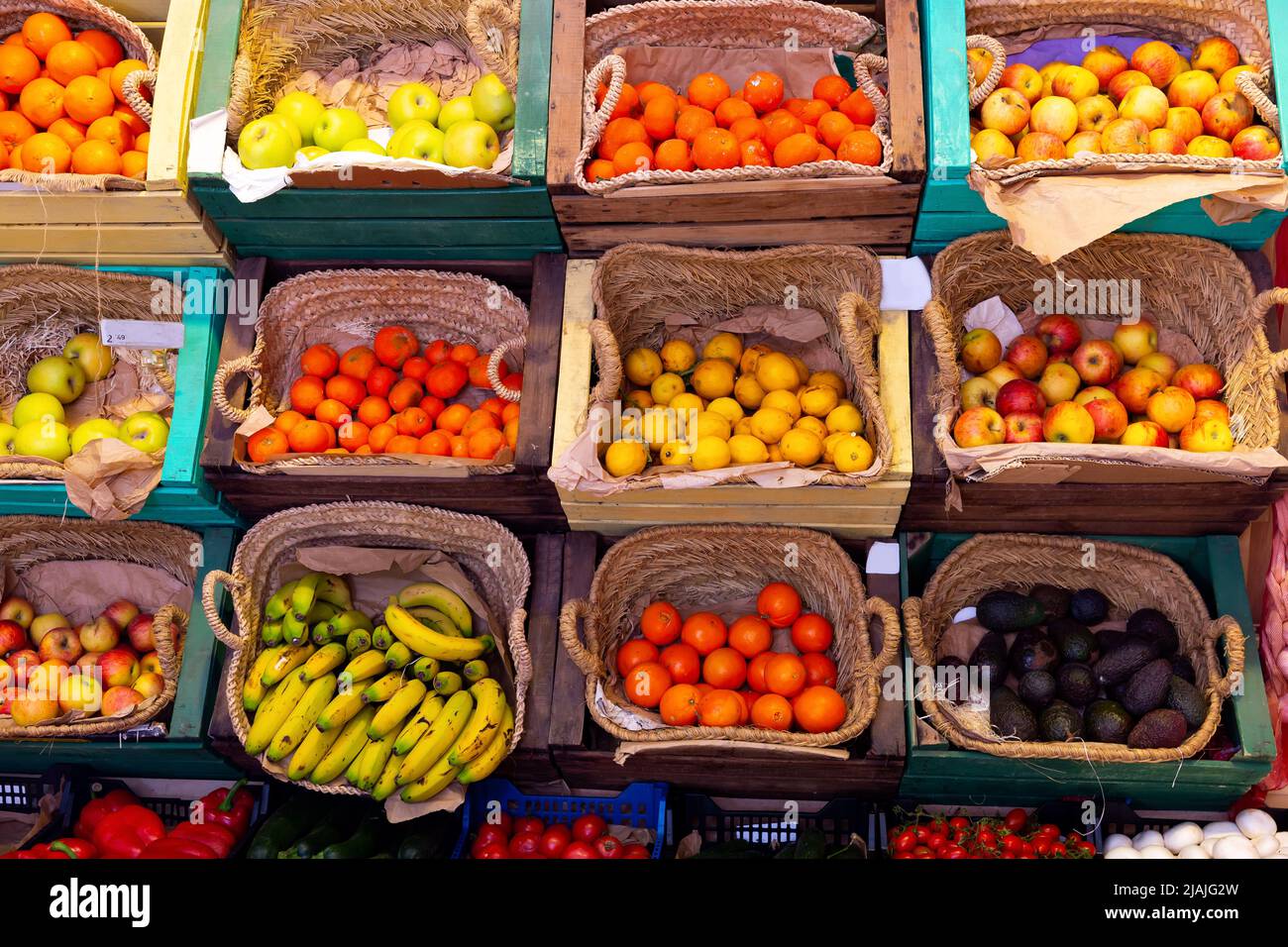 Market counter with fresh fruits Stock Photo - Alamy