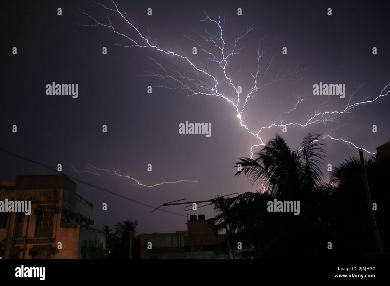 Kolkata lightning hi-res stock photography and images - Alamy
