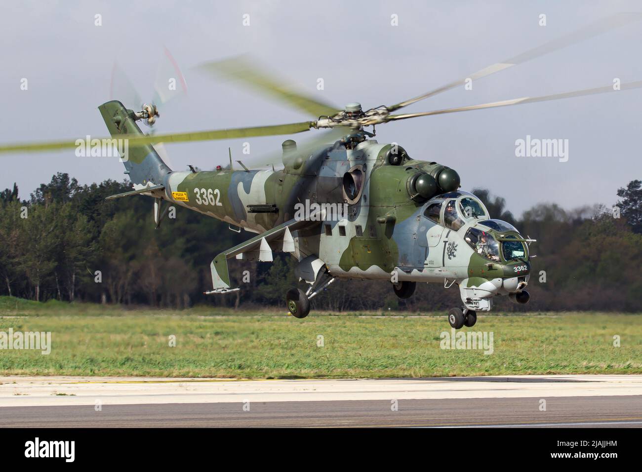 Mil mi 24 hind helicopter gunship hi-res stock photography and images - Alamy