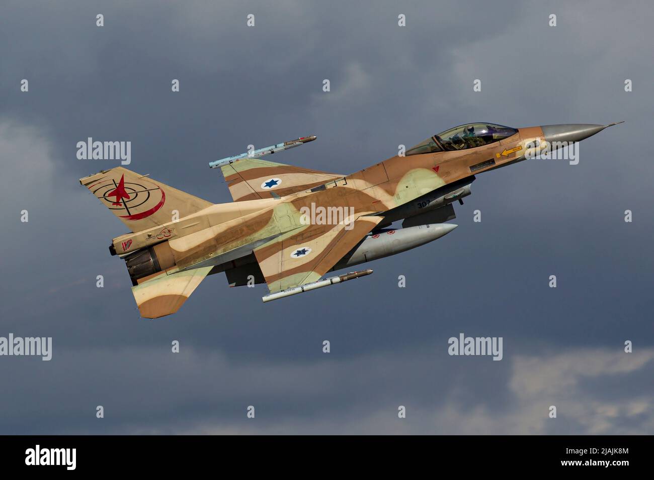 Israel f 16 jet hi-res stock photography and images - Alamy