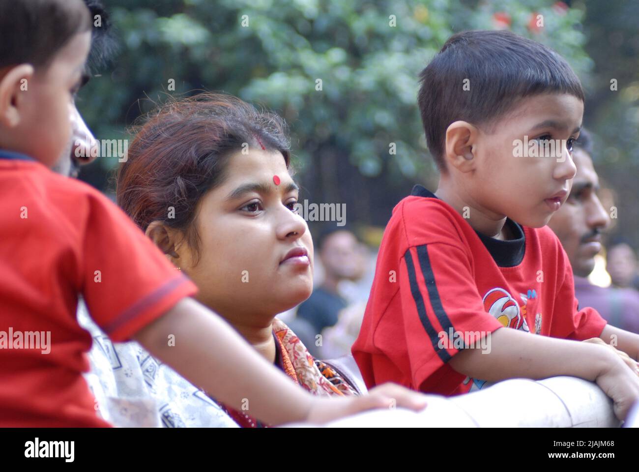 A family comes to the Institute of Fine Arts to join the celebrations ...