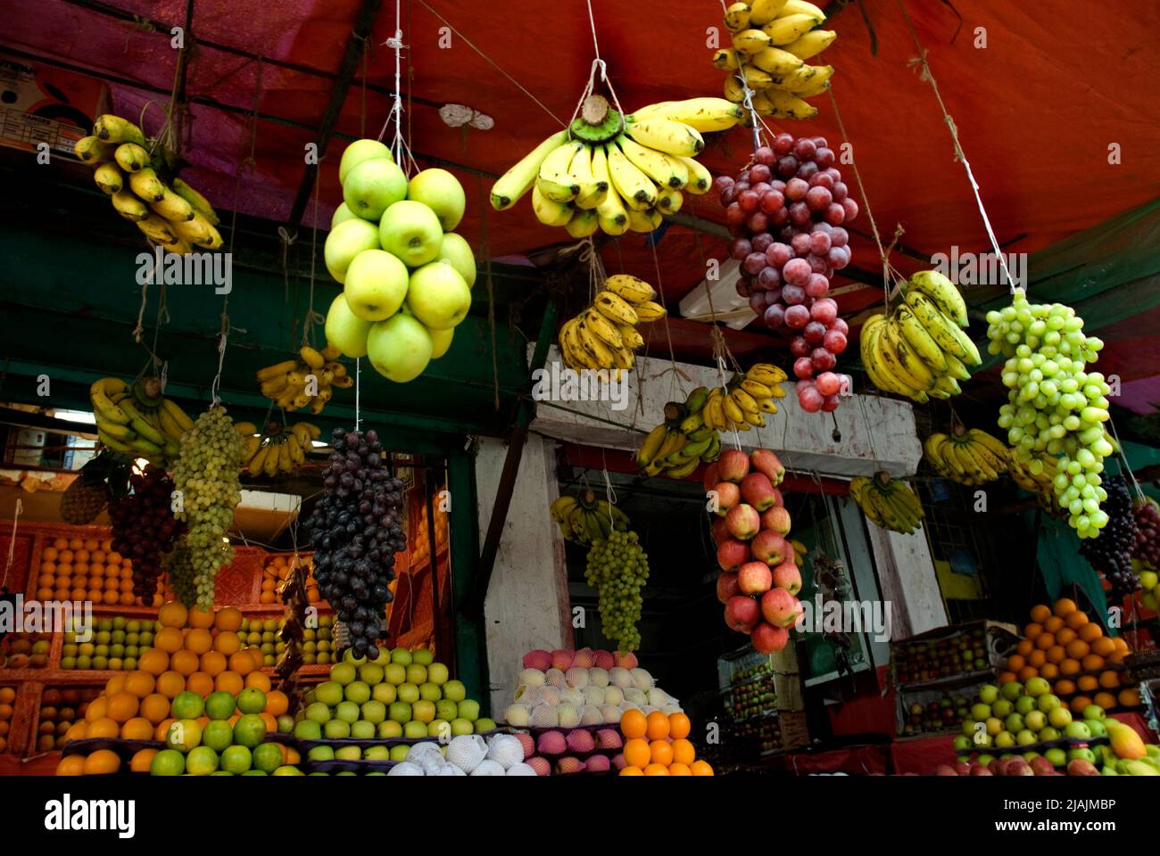 A fruit shop. Bangladesh. October 5, 2007 Stock Photo - Alamy