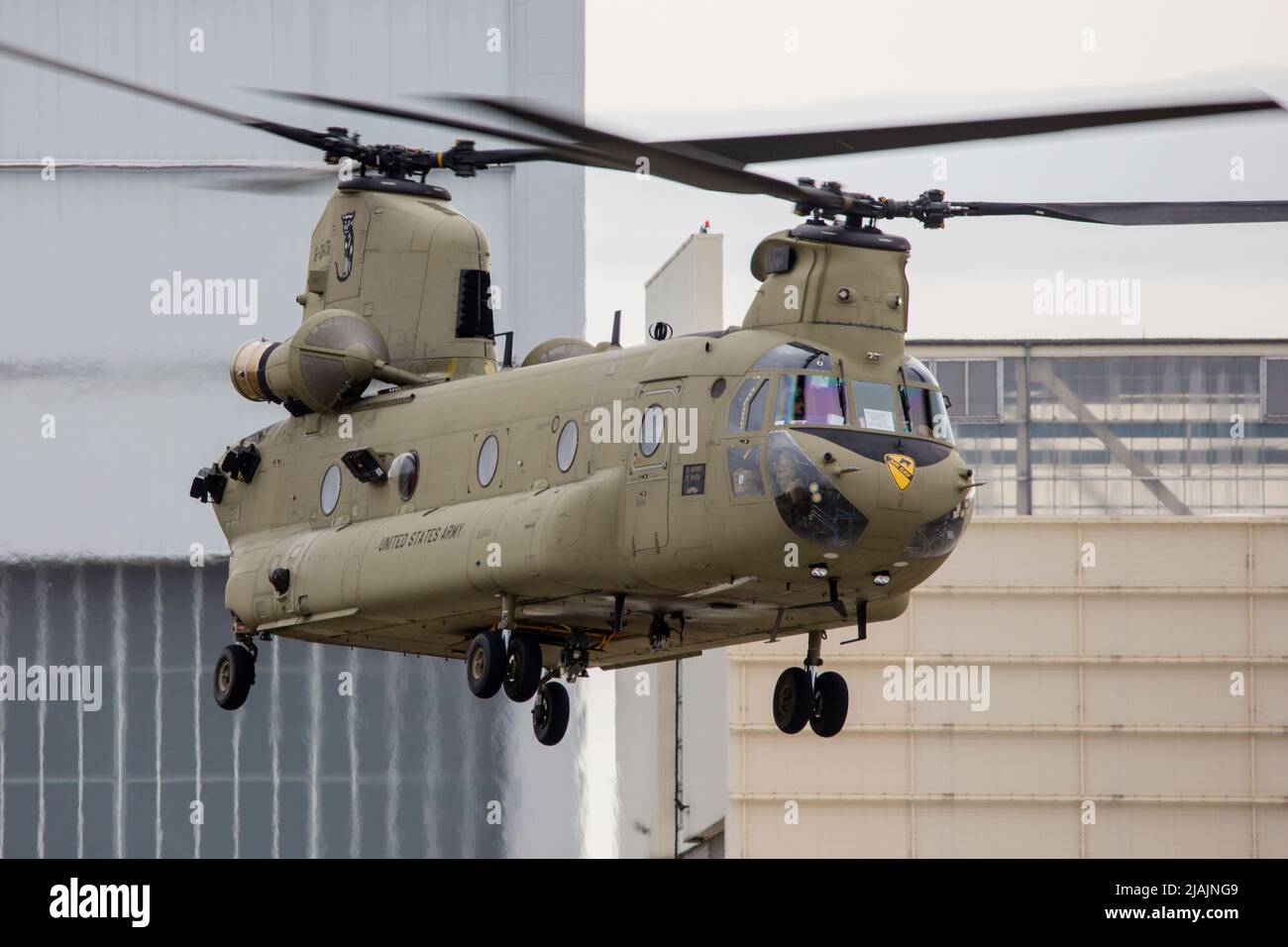 U.S. Army CH-47F Chinook transport helicopter Stock Photo - Alamy
