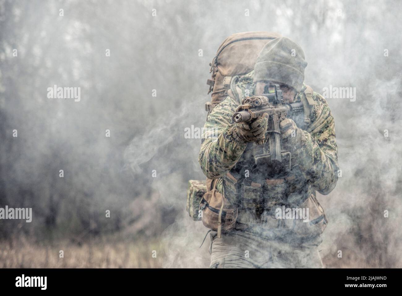 Smoke screen hi-res stock photography and images - Alamy