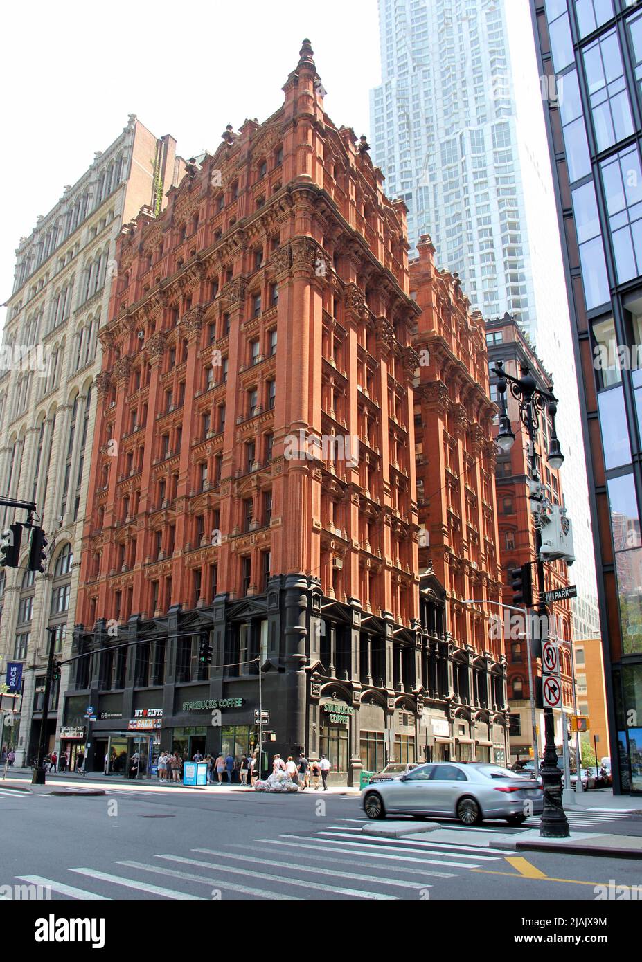 Queen anne house new york hi-res stock photography and images - Alamy