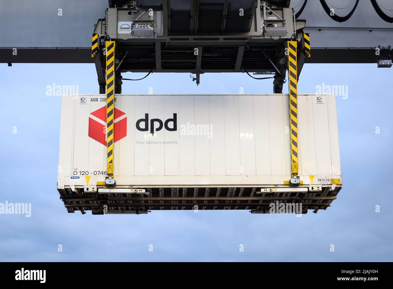 Hamburg, Germany. 30th May, 2022. One of the DPD containers is loaded ...