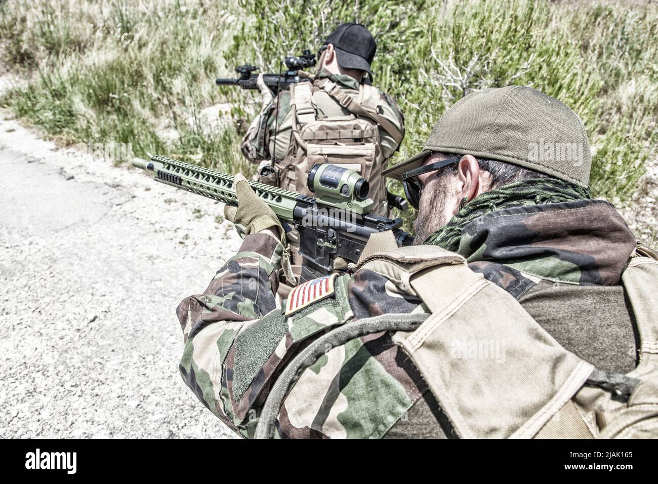 Shoulder gun hi-res stock photography and images - Alamy