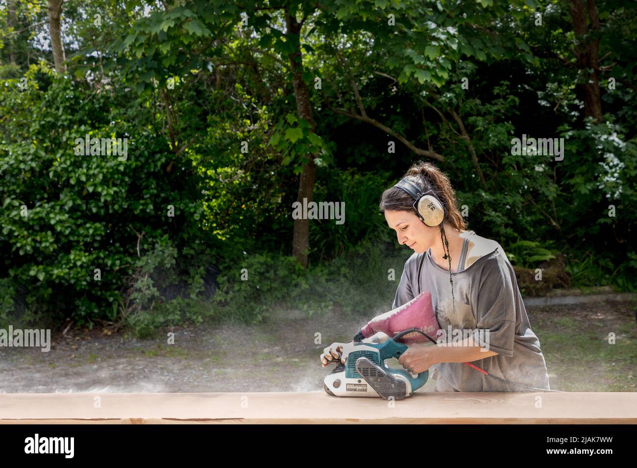 Live work live woman hi-res stock photography and images - Alamy