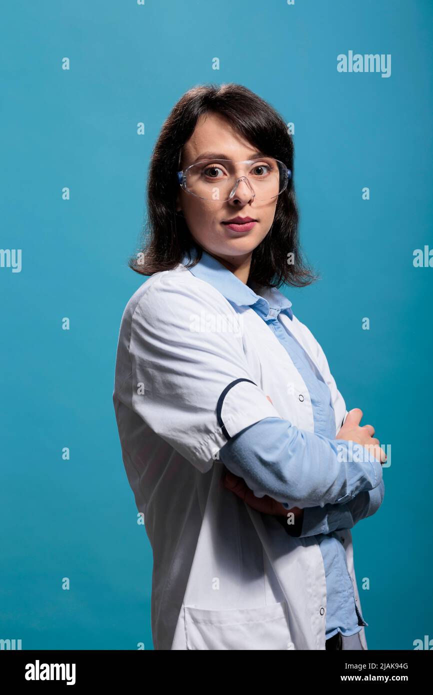 Pharmacist wearing lab coat hi-res stock photography and images - Alamy