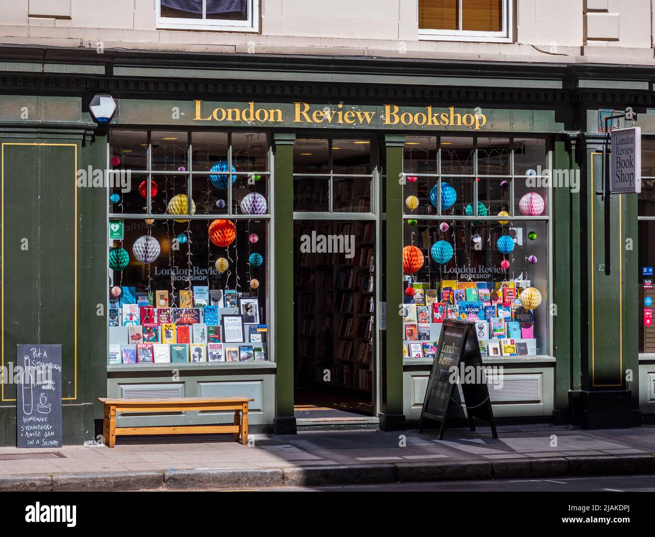 The london review cake shop hi-res stock photography and images - Alamy