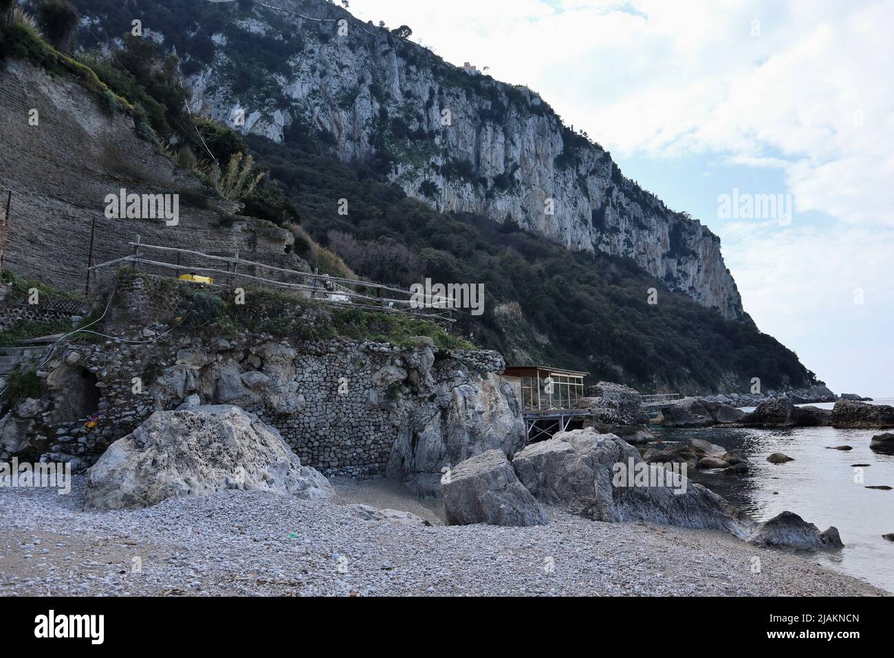 Capri - Monte Solaro dalla Spiaggia di Tiberio Stock Photo - Alamy