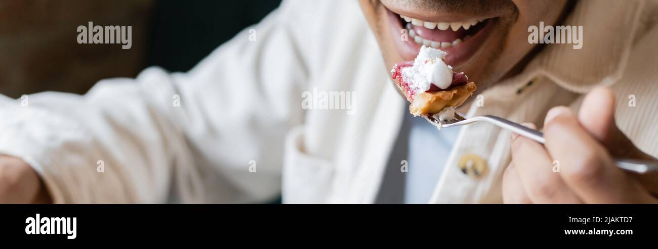 Man eating cake happy hi-res stock photography and images - Alamy