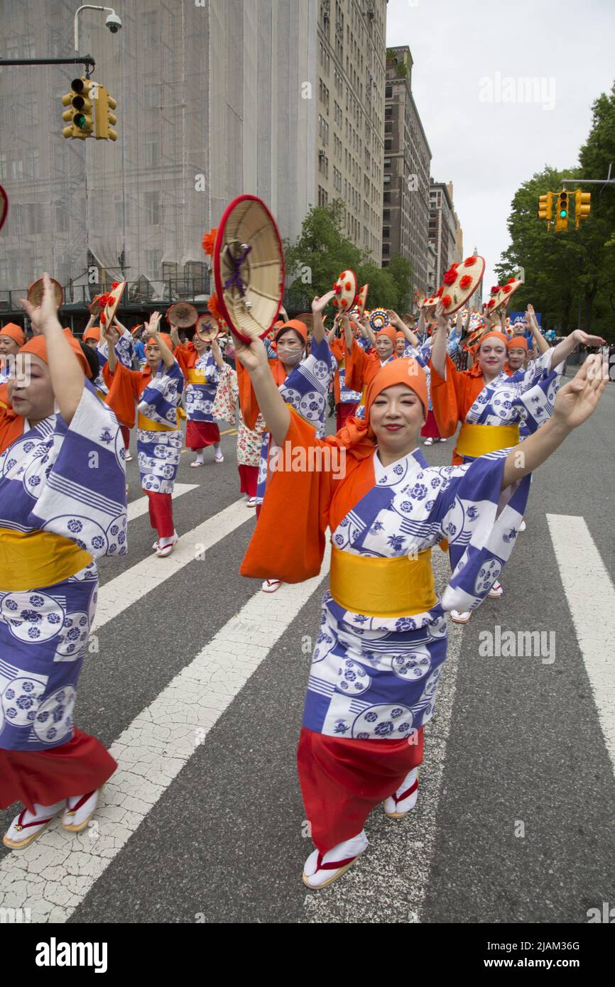 Japanese folk dancers perform at the first ever Japan Day Parade on ...