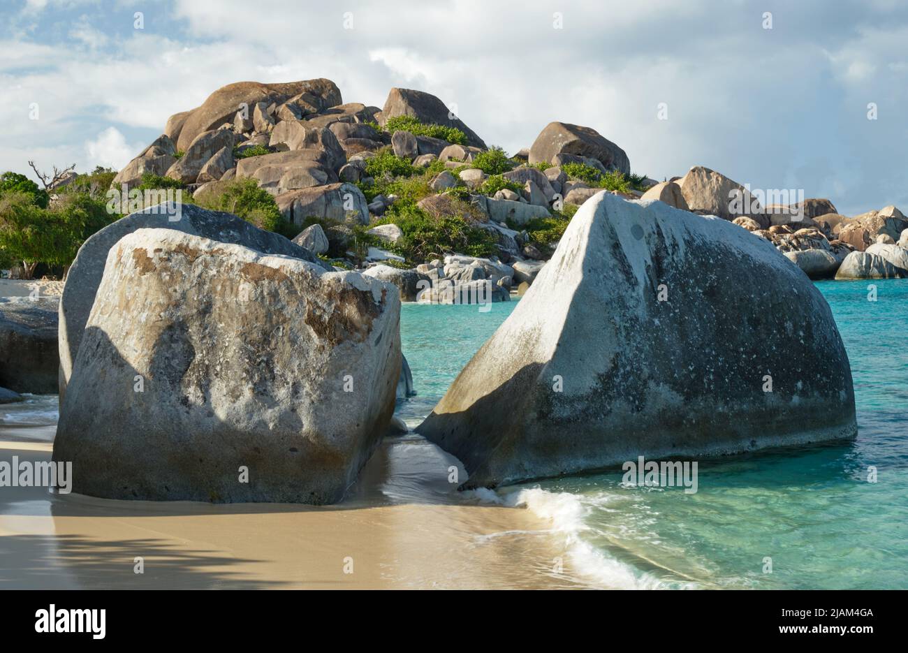 Split boulder at Spring Bay, Virgin Gorda, BVI Stock Photo - Alamy