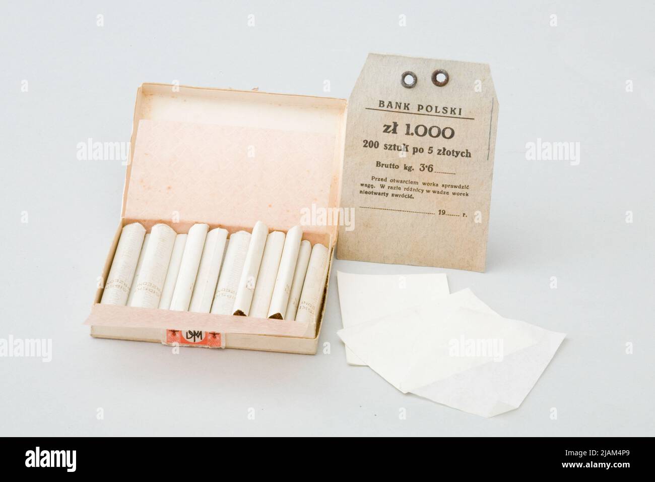 Cigarette box Egyptian front Stock Photo - Alamy