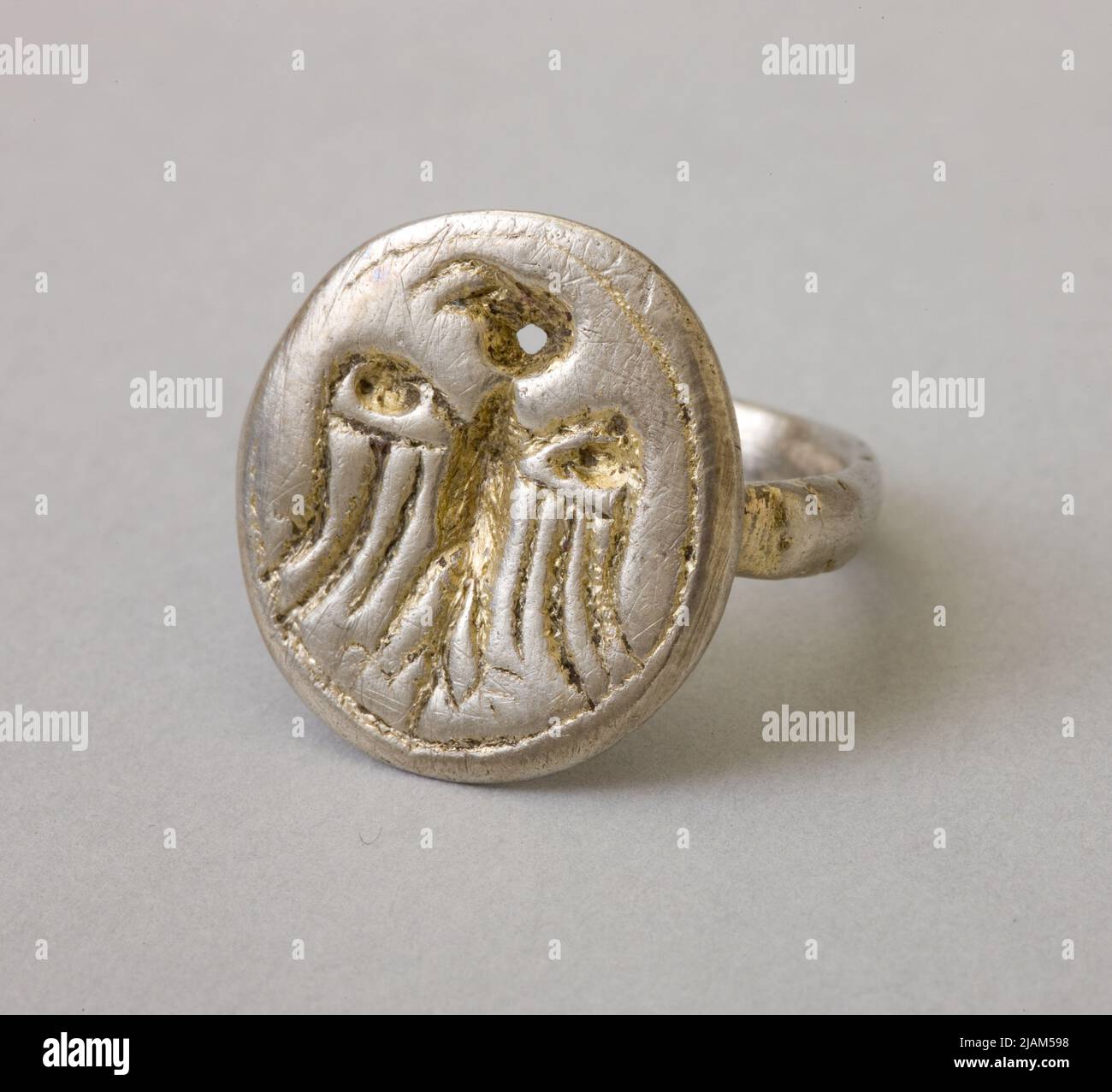 Sygnet ring hi-res stock photography and images - Alamy