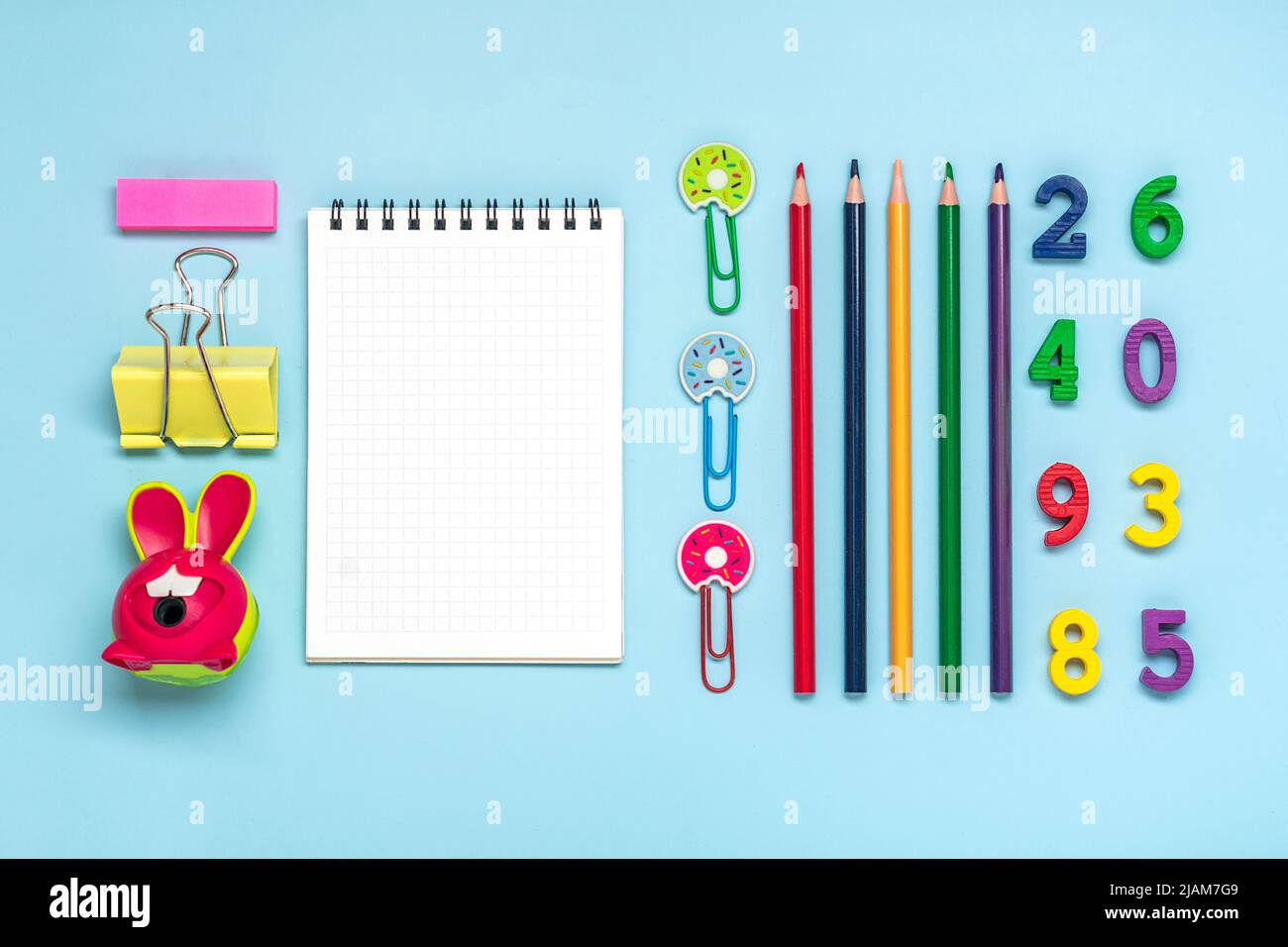 Frame from school and office supplies Paper clips, pens, felt-tip pens ...