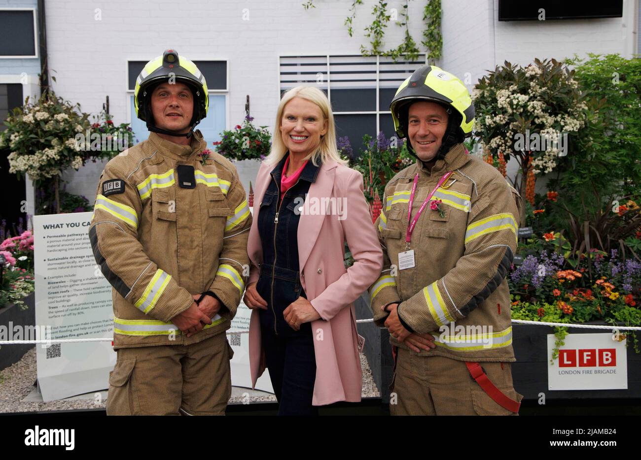 Television presenter, writer and Journalist, Anneka Rice, at the RHS ...