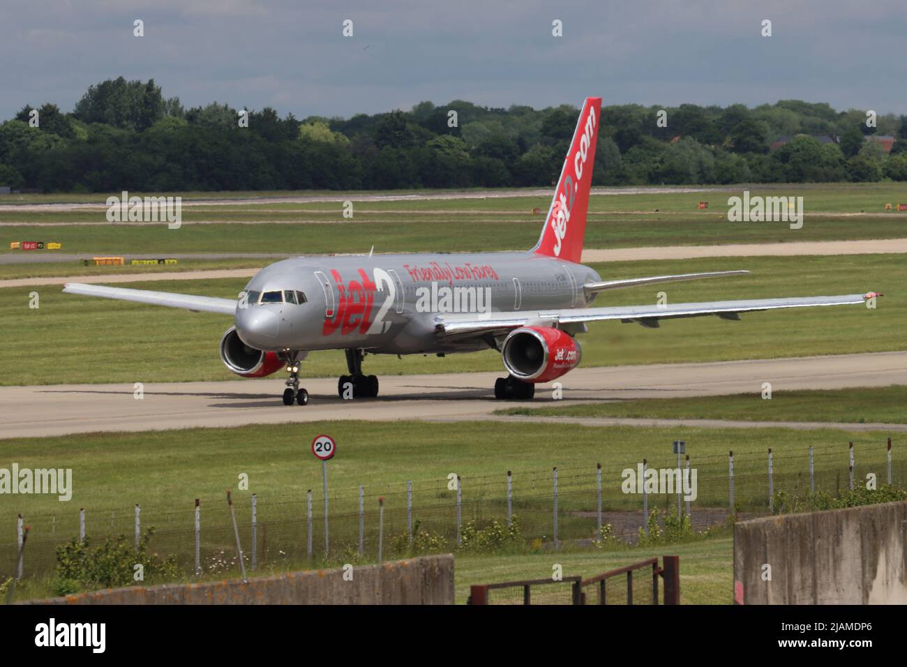 Jet2 plane stansted hi-res stock photography and images - Alamy