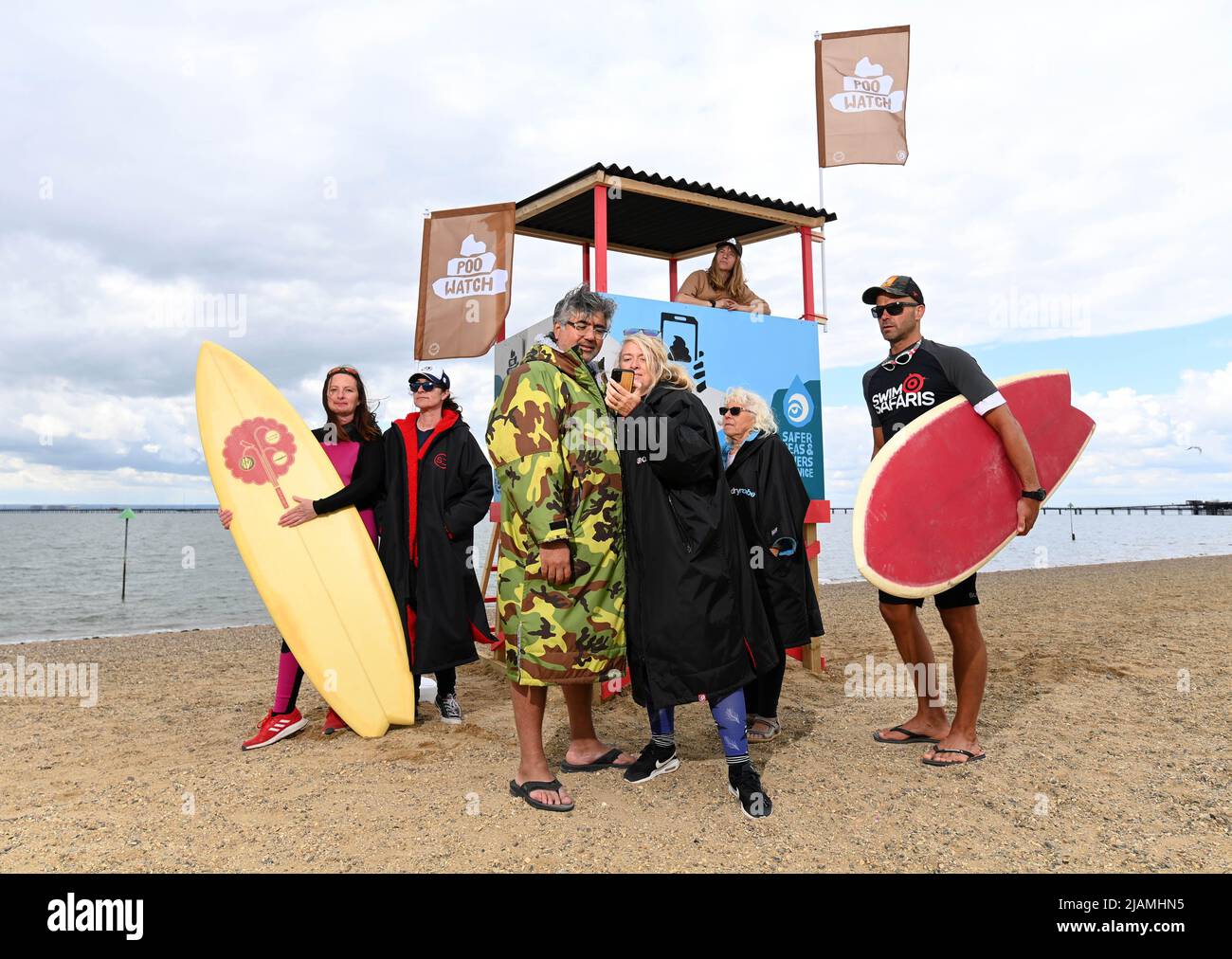 Real time notifications hi-res stock photography and images - Alamy