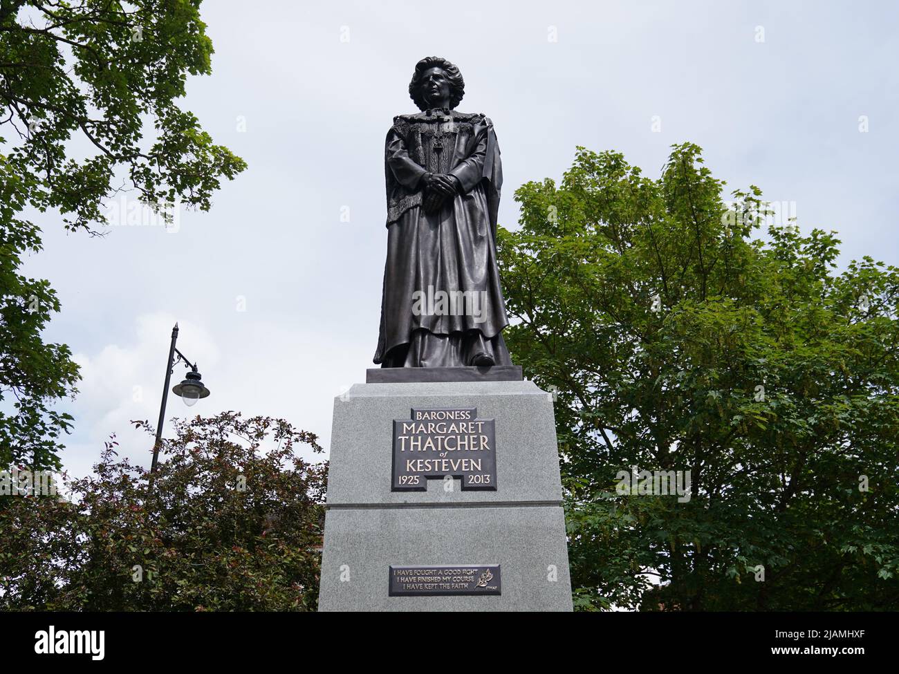 Margaret thatcher statue grantham hi-res stock photography and images ...