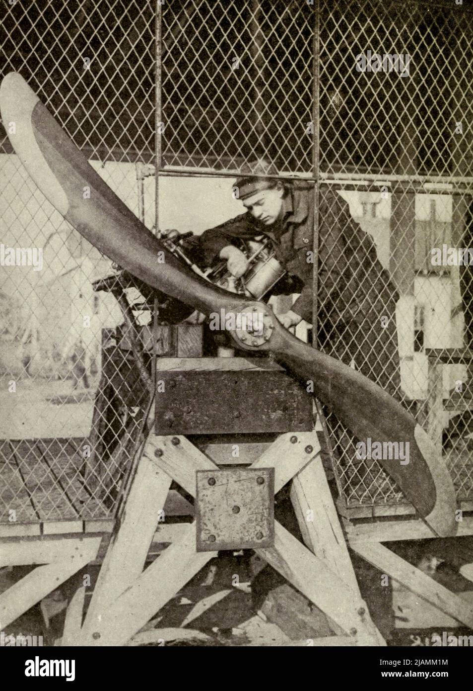 Engine aircraft students hi-res stock photography and images - Alamy