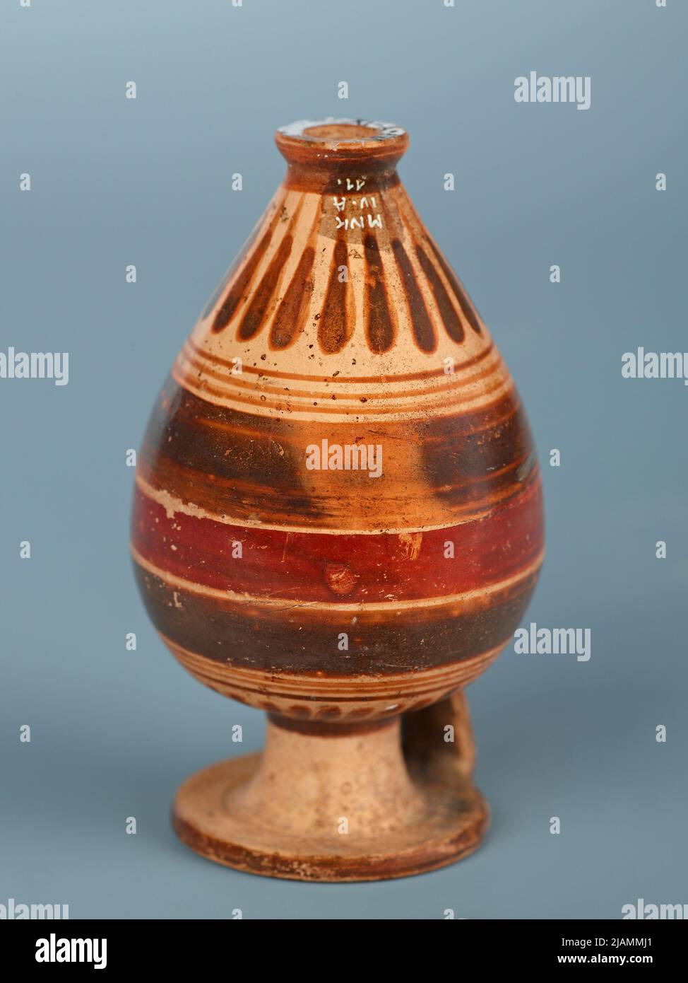Aryballos hi-res stock photography and images - Alamy
