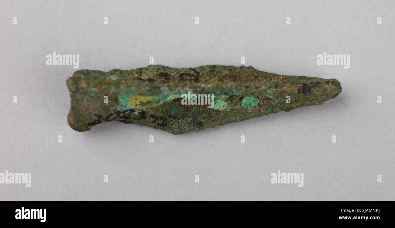 Arrowhead ancient tool early hi-res stock photography and images - Alamy
