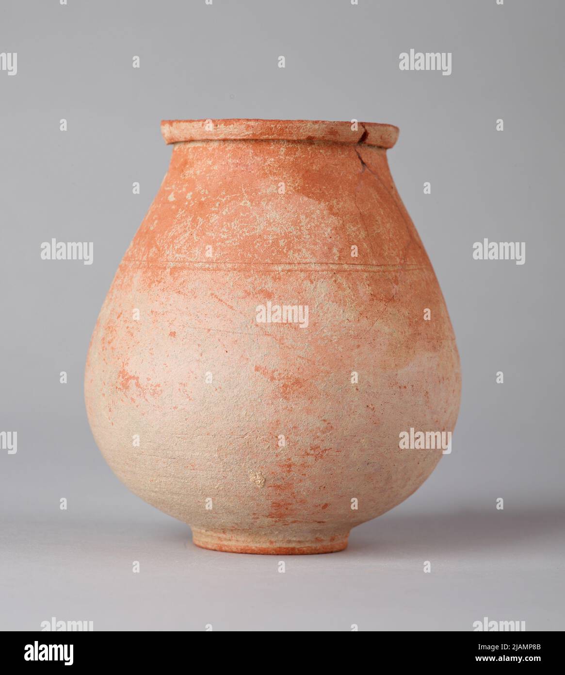 Pottery collectors items hi-res stock photography and images - Alamy