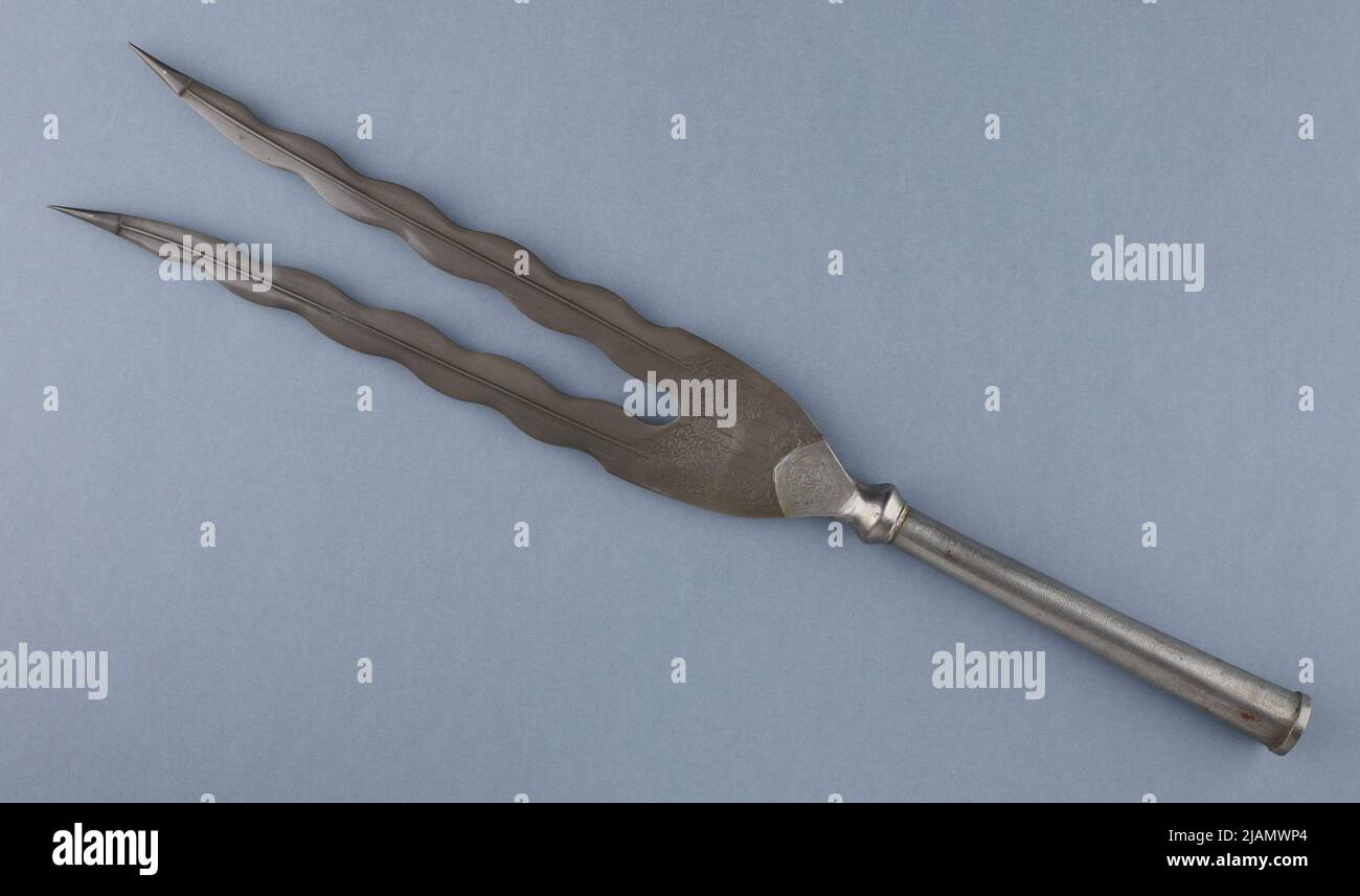 Iron Persian crossbow heads Stock Photo - Alamy