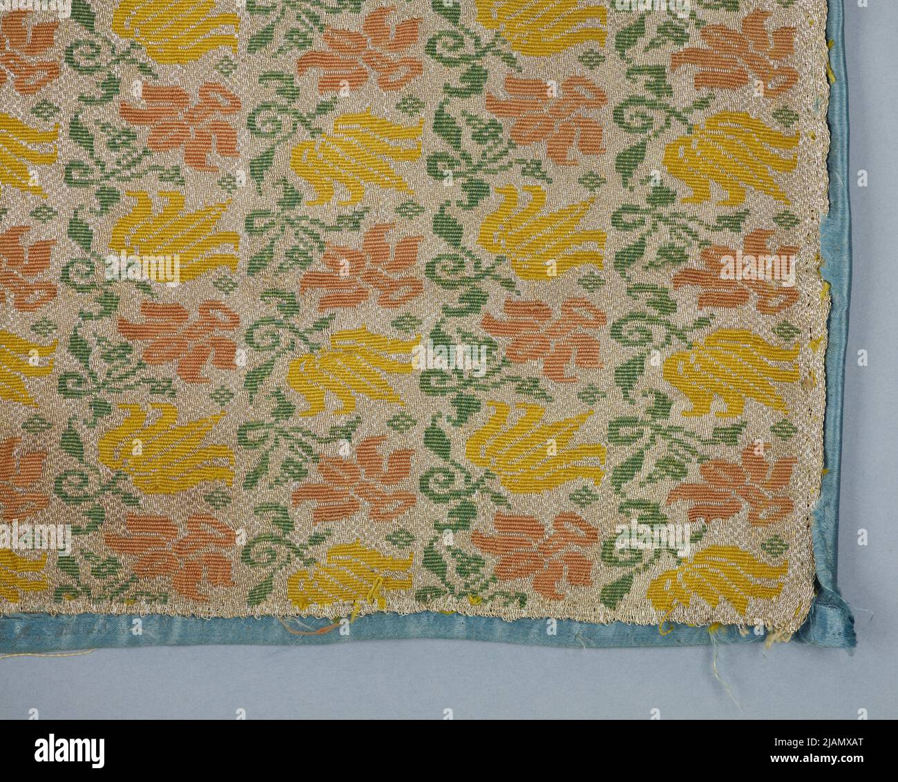 Asymmetrical detail hi-res stock photography and images - Alamy