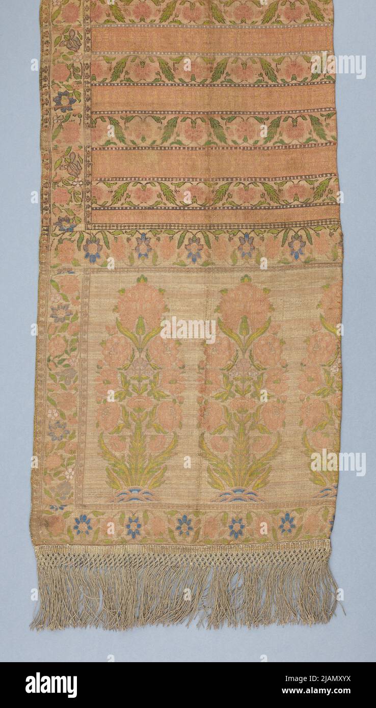 Russian royal attire hi-res stock photography and images - Alamy