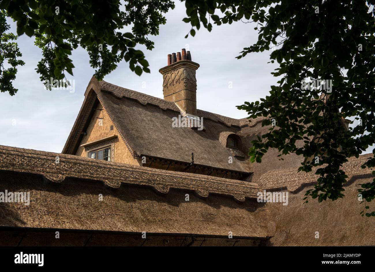 Norfolk Broads How Hill Secret Garden Norfolk England May 2022 Thatched ...