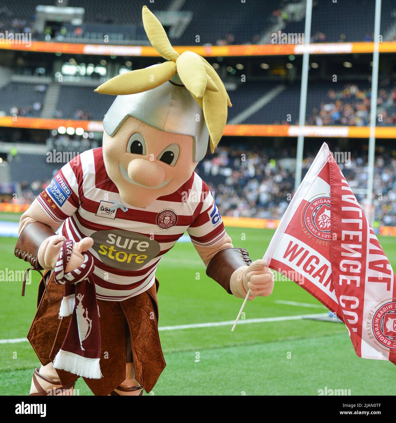 Tottenham hotspur mascot hi-res stock photography and images - Alamy