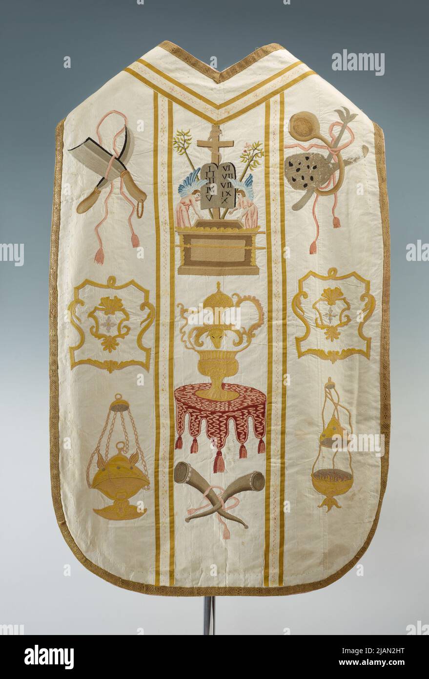 Chasuble, embroidered emblems of Christ’s Sacrifice from the Old ...