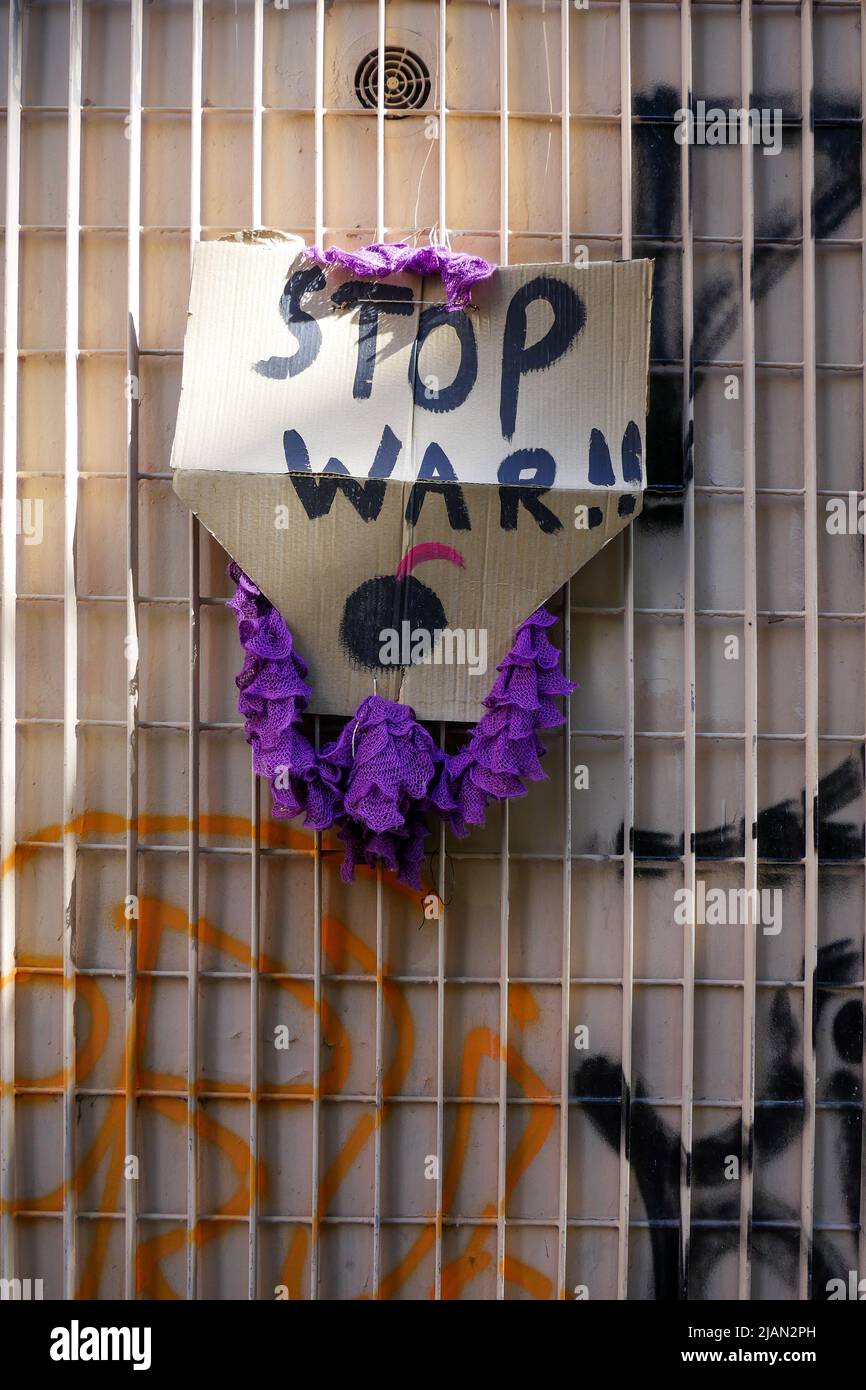 Stop war urban art hi-res stock photography and images - Alamy