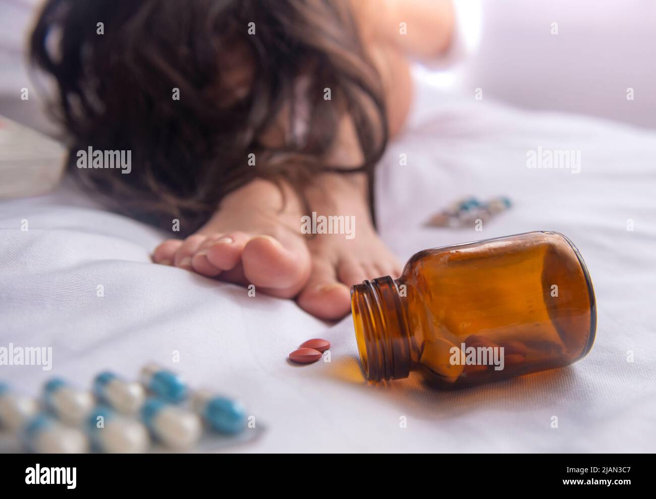Messy hospital bed hi-res stock photography and images - Alamy