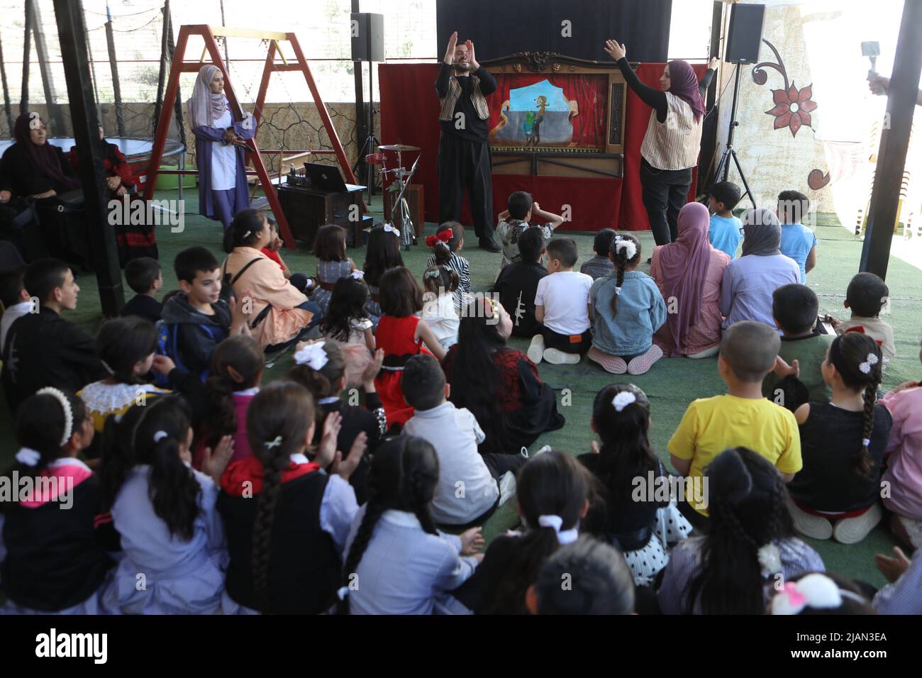 Puppet mobile hi-res stock photography and images - Alamy