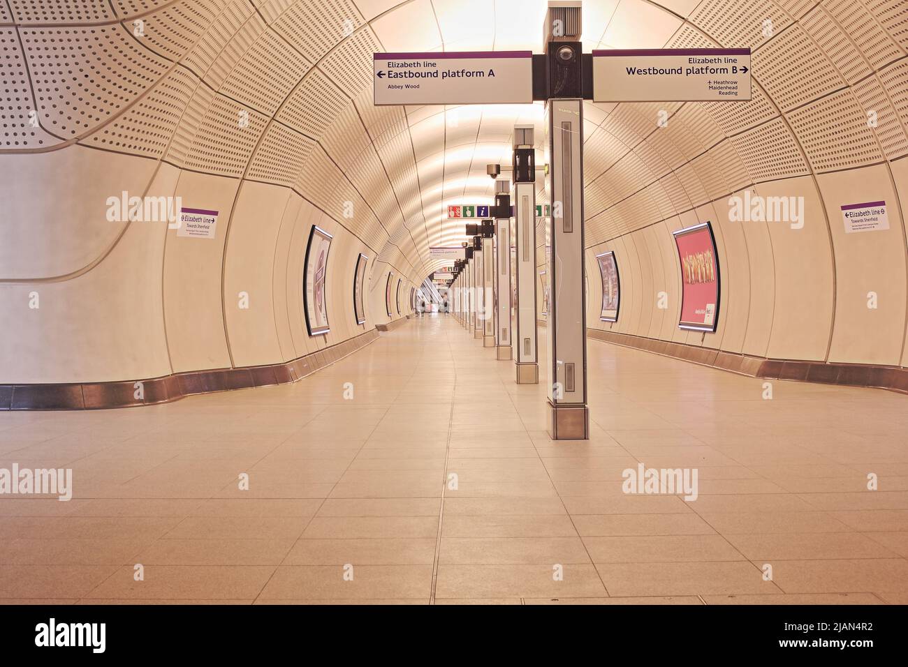 New elizabeth line liverpool street station hi-res stock photography ...