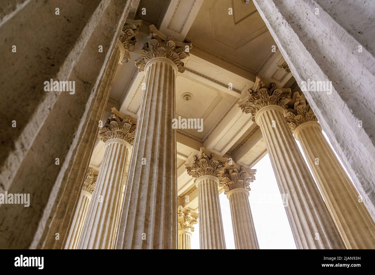 Corinthian bases hi-res stock photography and images - Alamy