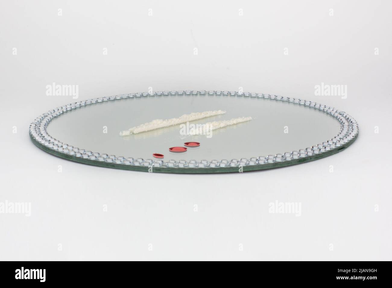 Cocaine rail hi-res stock photography and images - Alamy