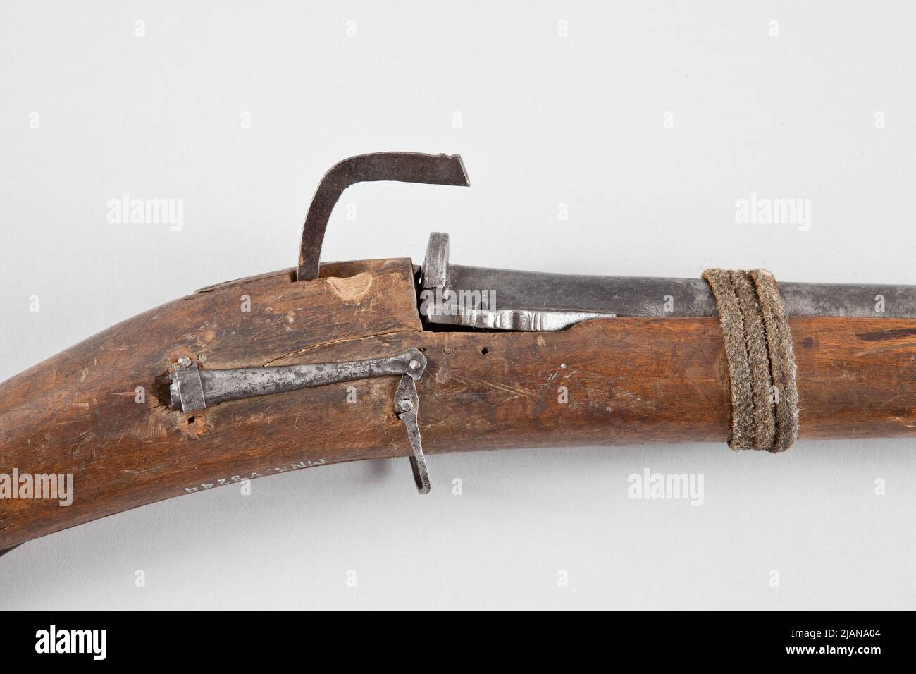 Shotgun with a lontal castle, eastern barrel, European tank unknown ...
