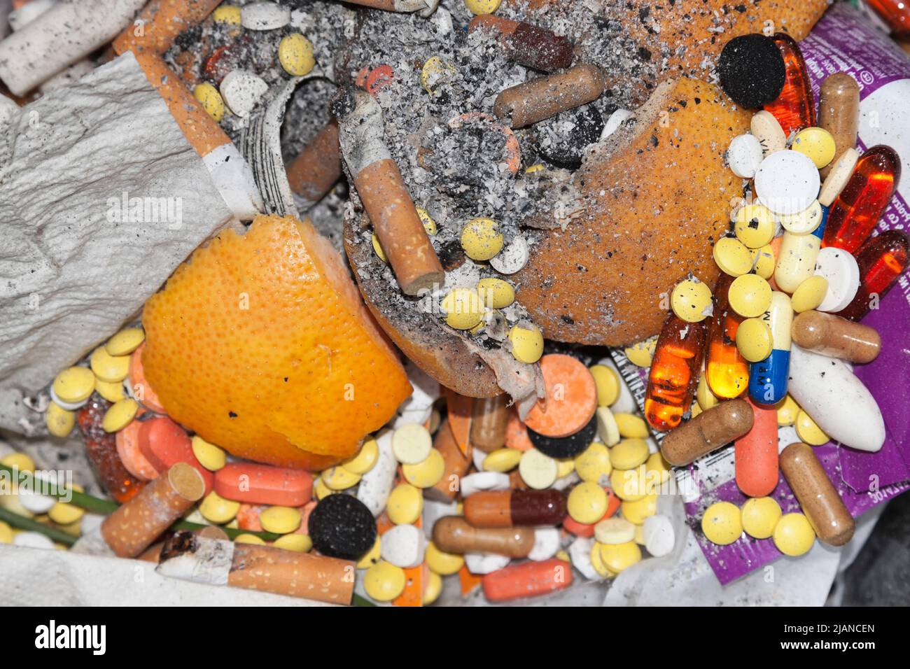 Pharmaceutical waste symbol hi-res stock photography and images - Alamy