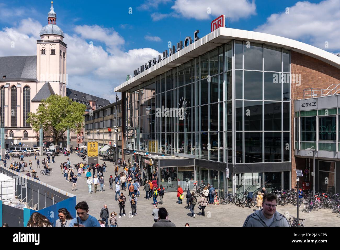 Cologne Central Train Station in Cologne, Germany Stock Photo - Alamy