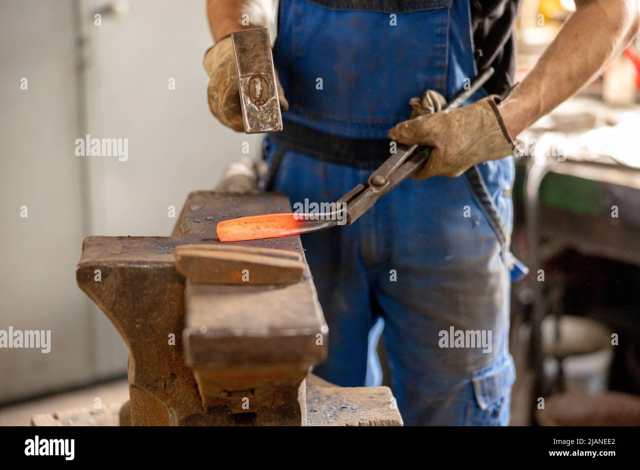 Metal forging hi-res stock photography and images - Alamy