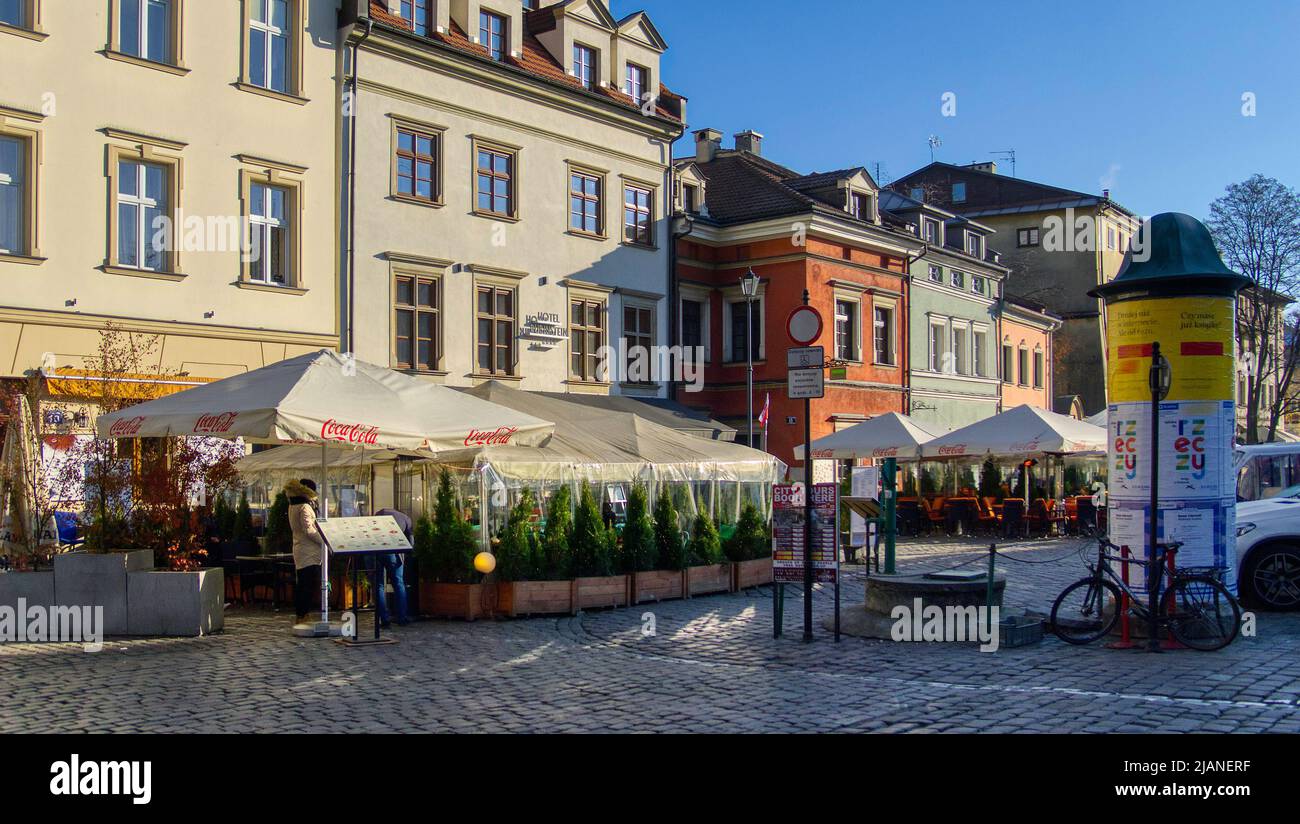 Ulica Szeroka na Krakowskim Kazimierzu. Szeroka Street in Krakow's ...