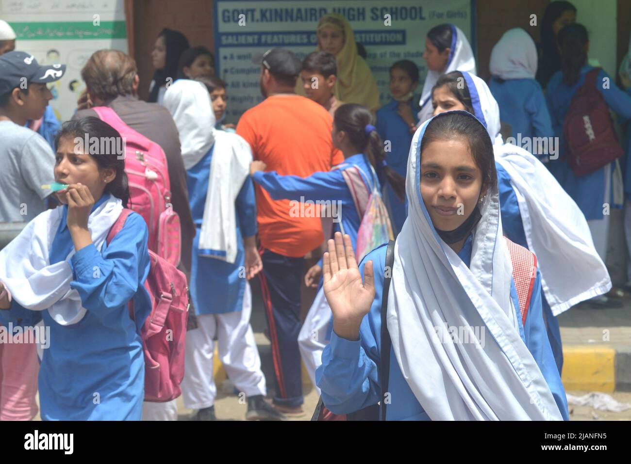 Lahore, Pakistan. 31st May, 2022. Pakistani girl students on their way ...